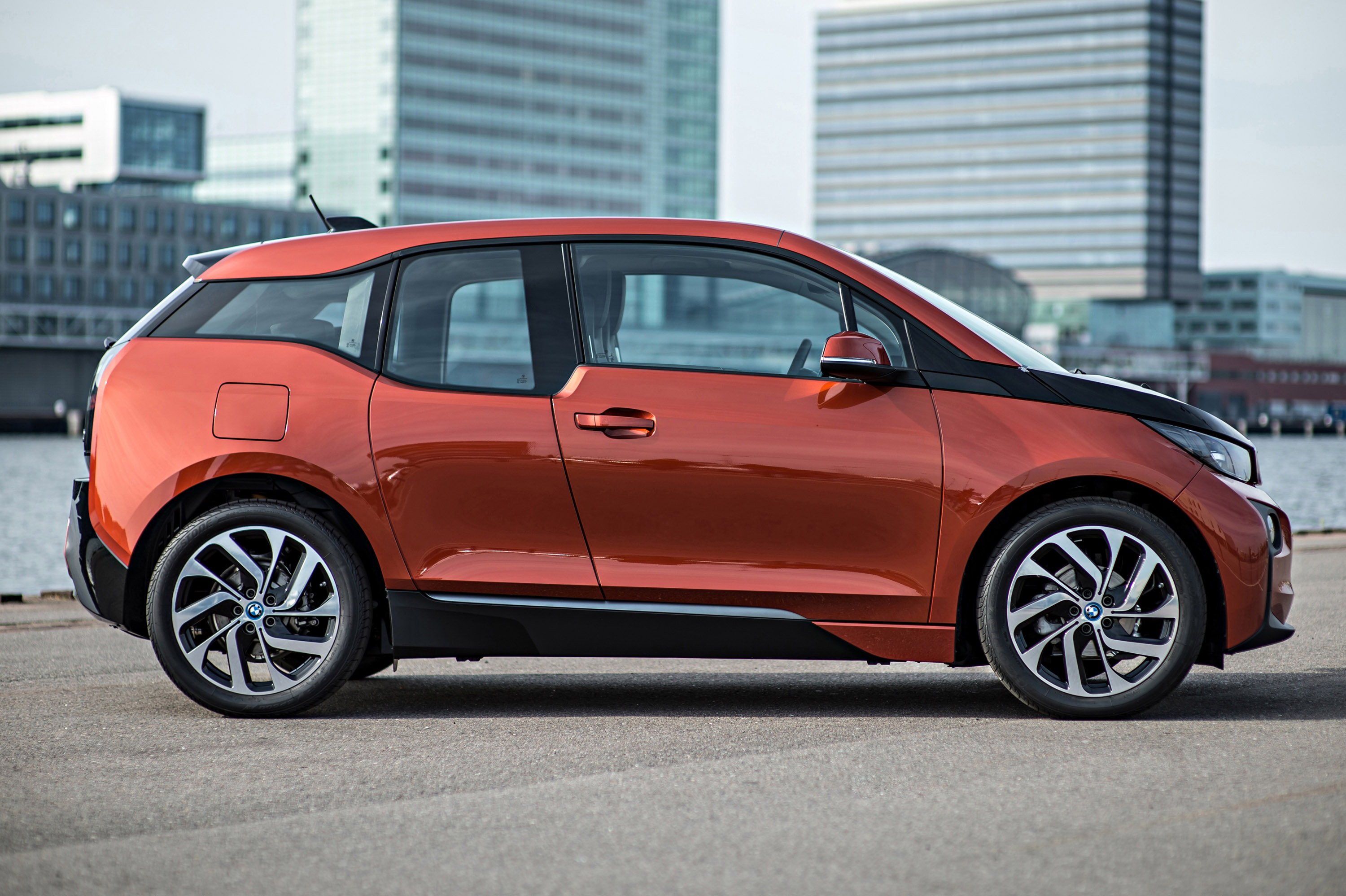 BMW Shows New All-Electric BMW i3 Commercial [VIDEO]