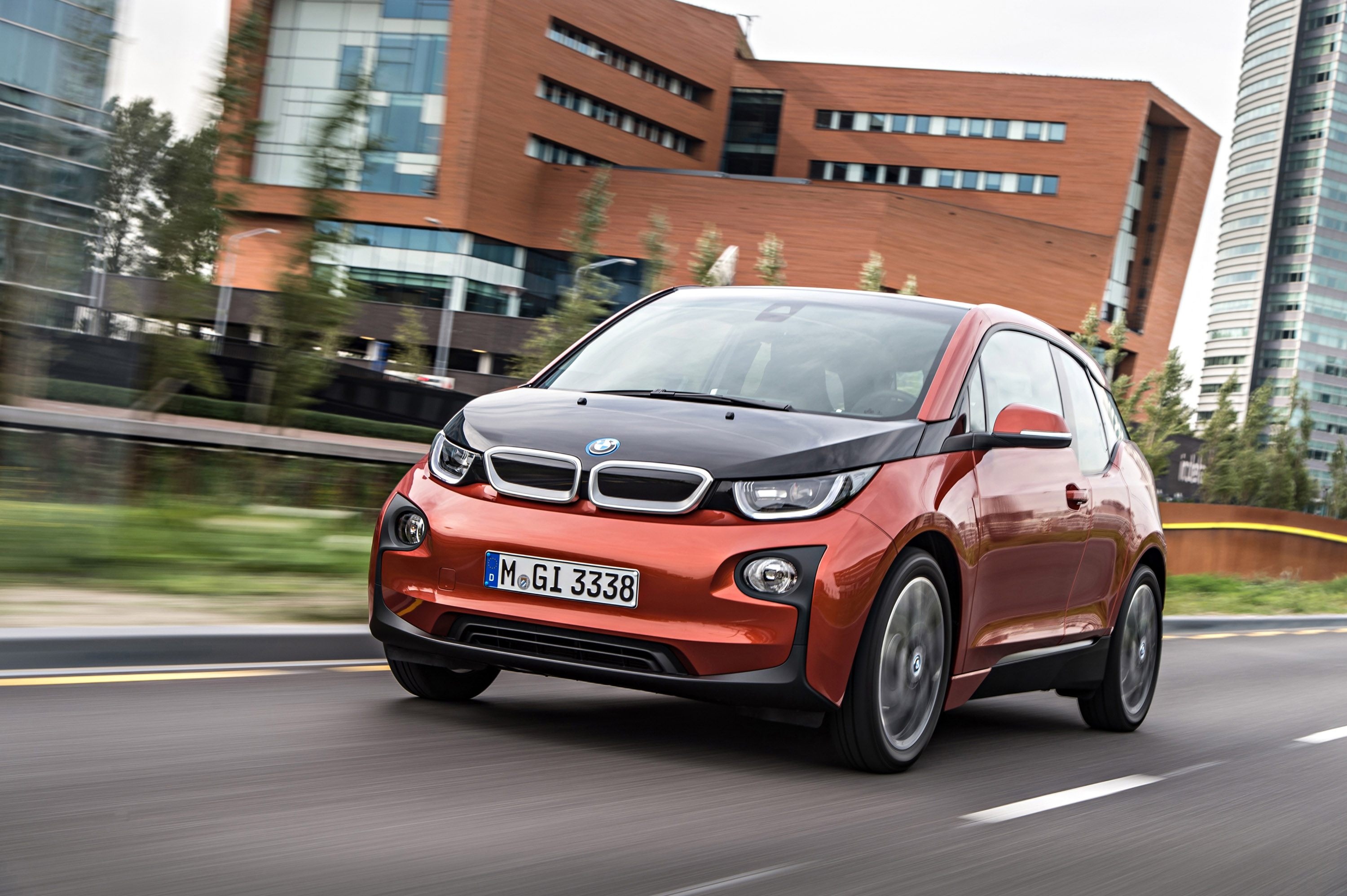 BMW Shows New All-Electric BMW i3 Commercial [VIDEO]