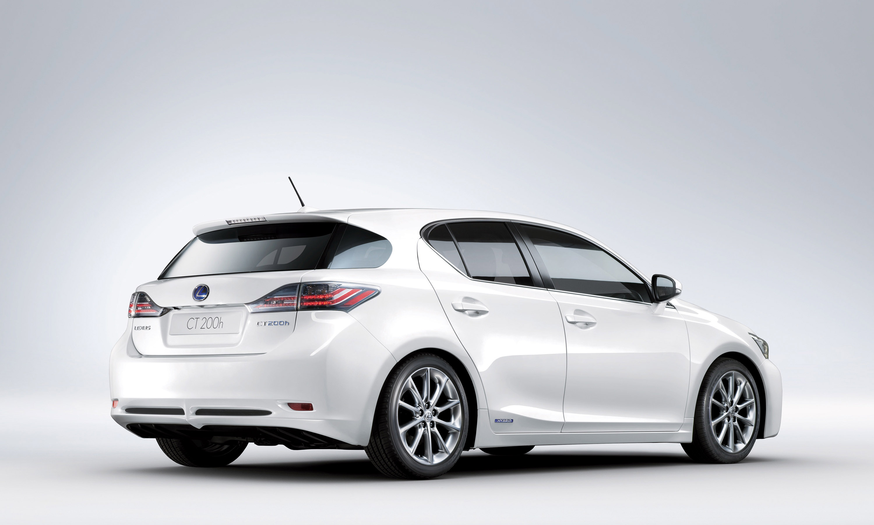 Lexus CT 200h - more details