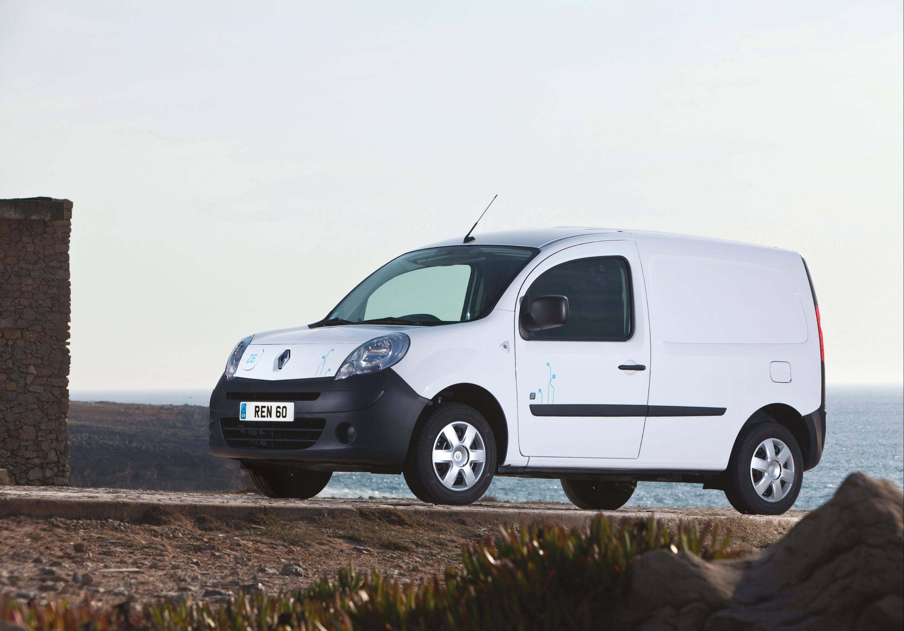 2012 Renault Kangoo VAN Z.E. Price - £16 990 2012 Renault Kangoo VAN Z.E. Price - £16 990