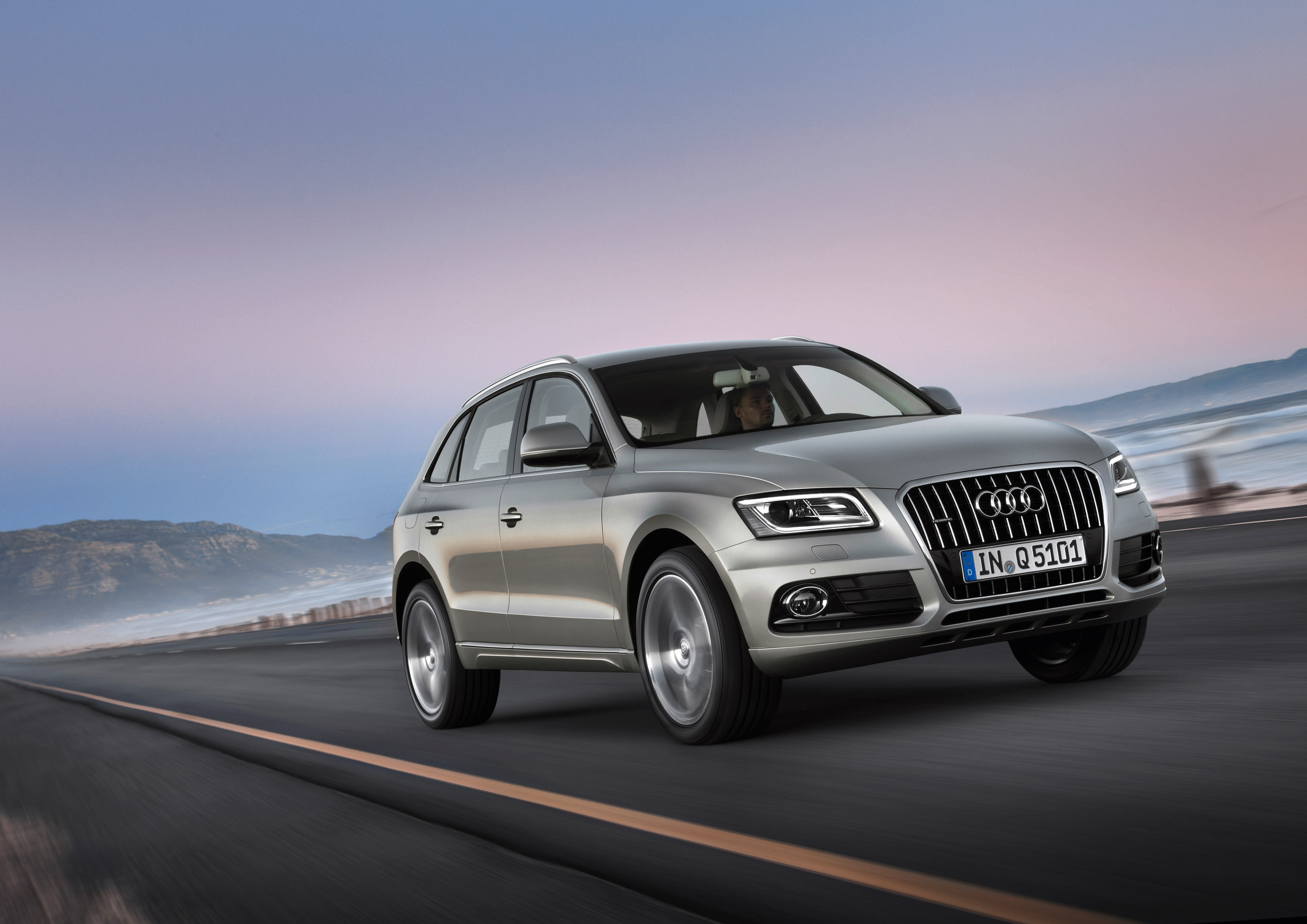 2013 Audi Q5 - the updated high-performance SUV