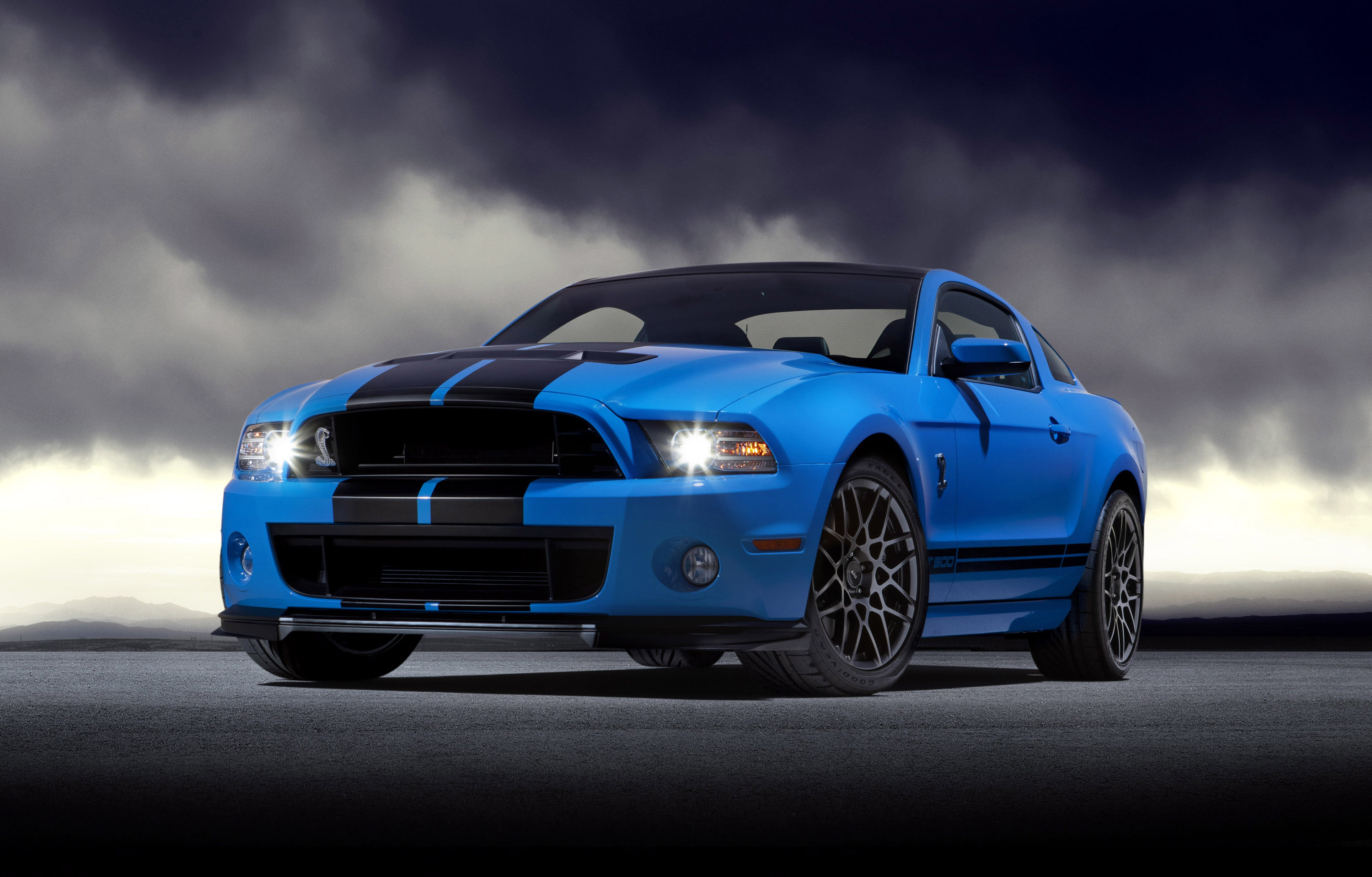 Ford Shelby GT500 with "the World's Most Powerful V8"
