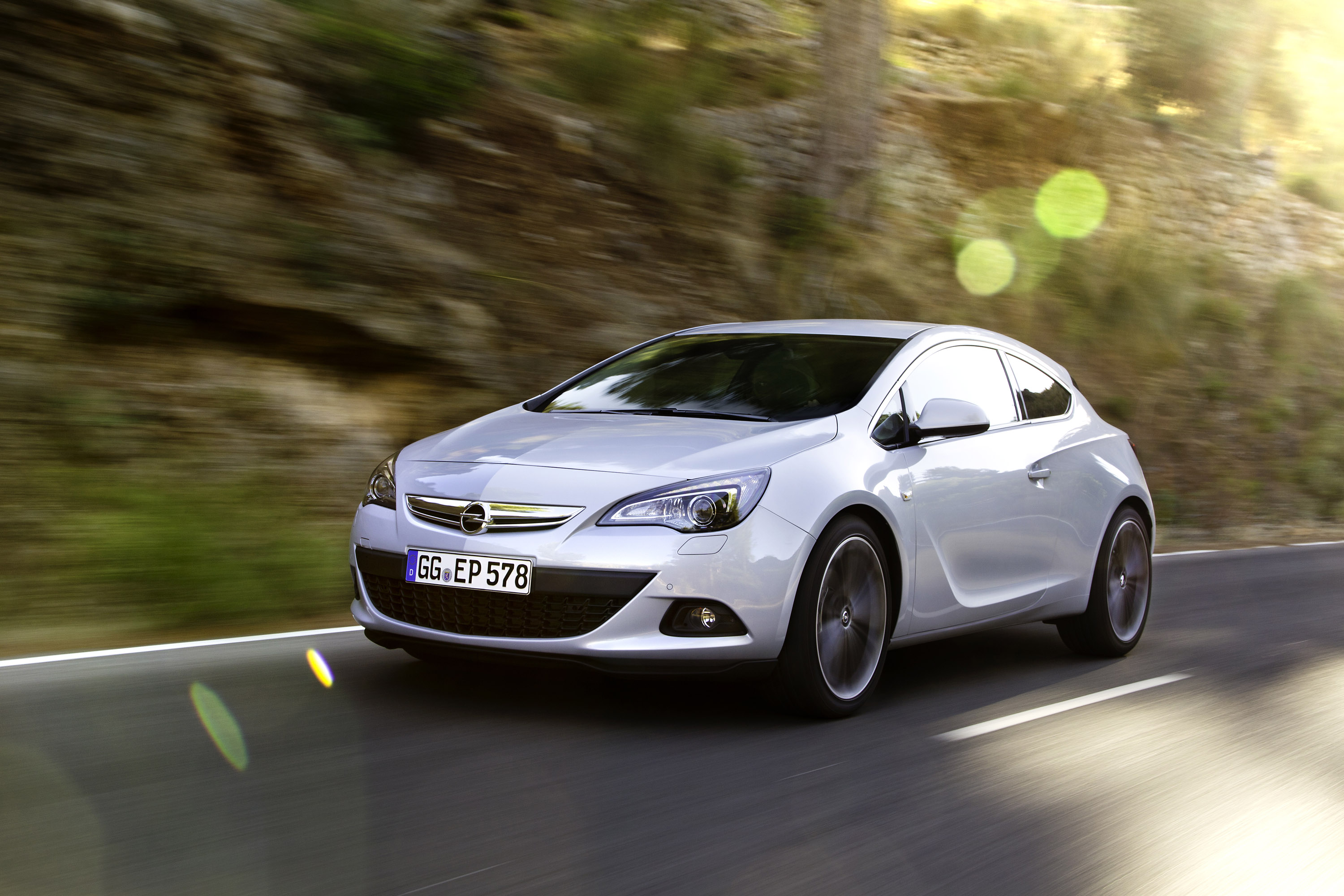 2014 Opel Astra GTC 1.6 CDTI - 136HP and 320Nm