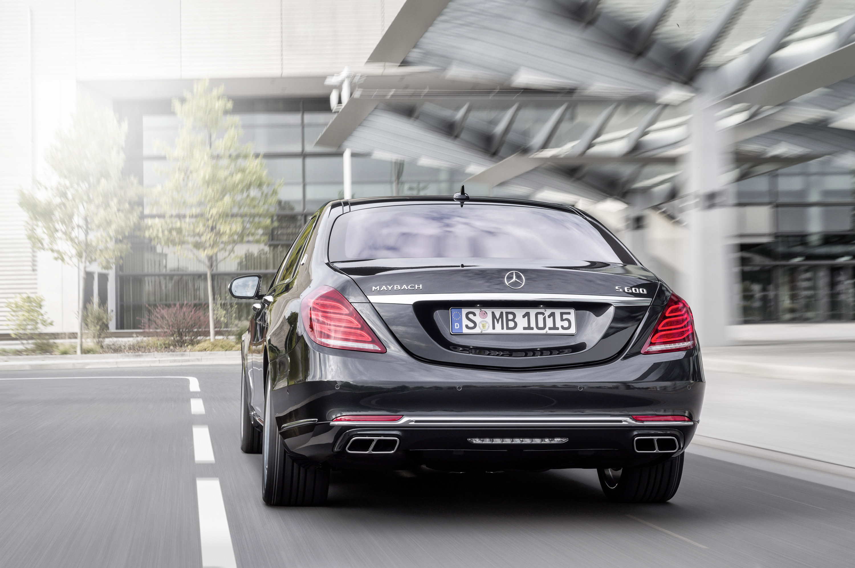 2016 Mercedes-Benz S-Class Maybach Debuts Officially