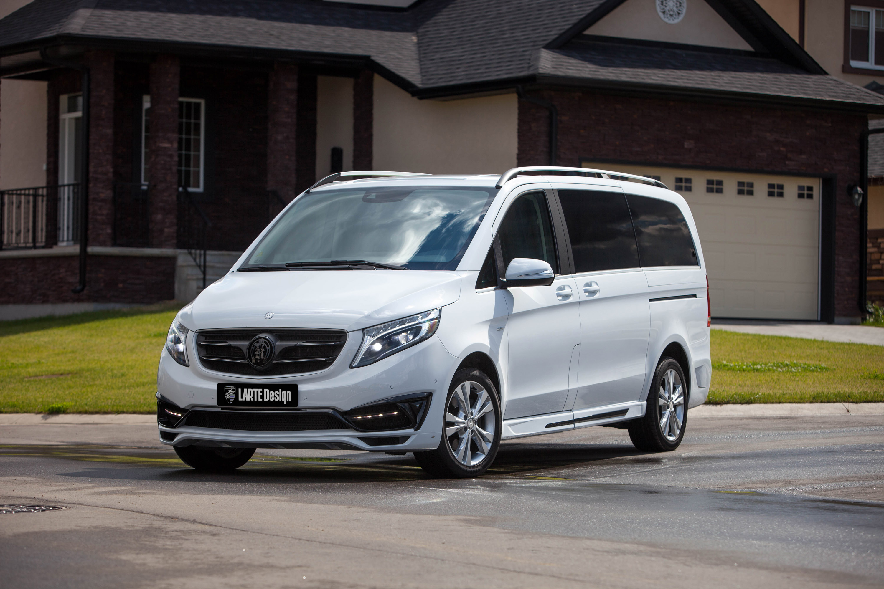 Mercedes Benz V Class Black Crystal By Larte Design In White